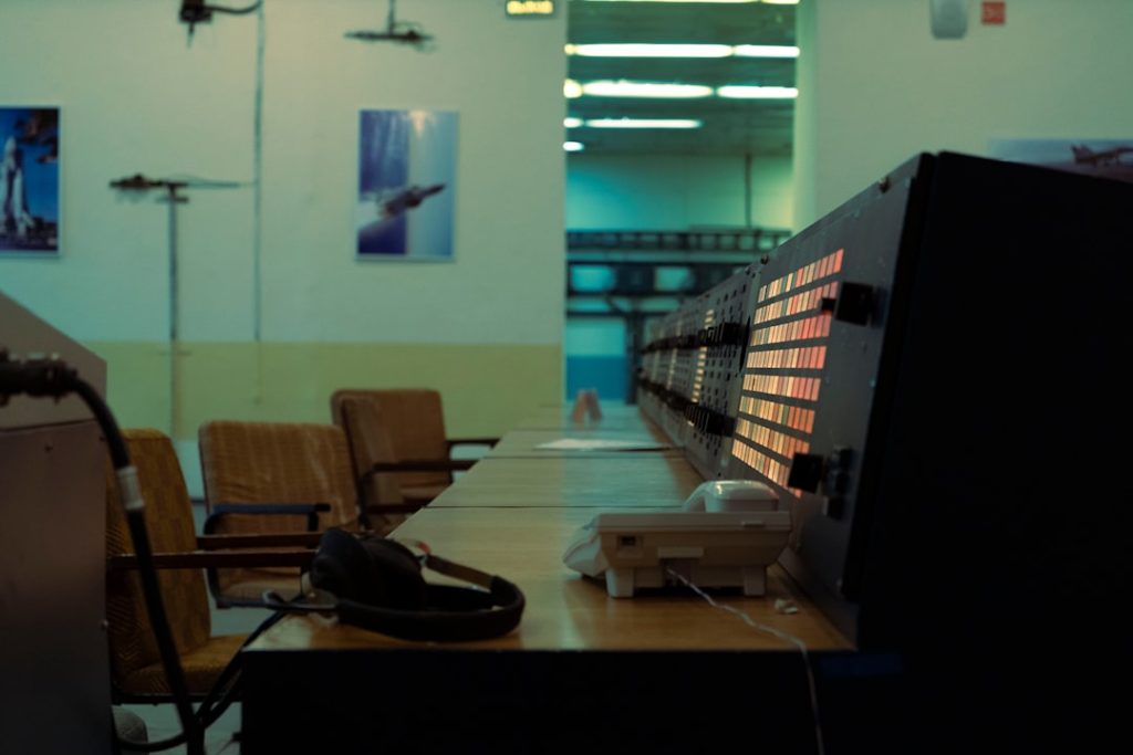Air Traffic Control Apps That Help Improve Flight Coordination - Techsive